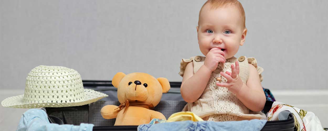 Comment occuper un bébé pendant le voyage? – Valise Cabine